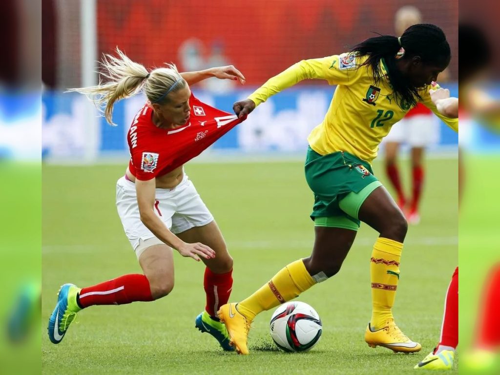 The Beauty of the Game: Stunning Shots of Women's Football - SmiFresh